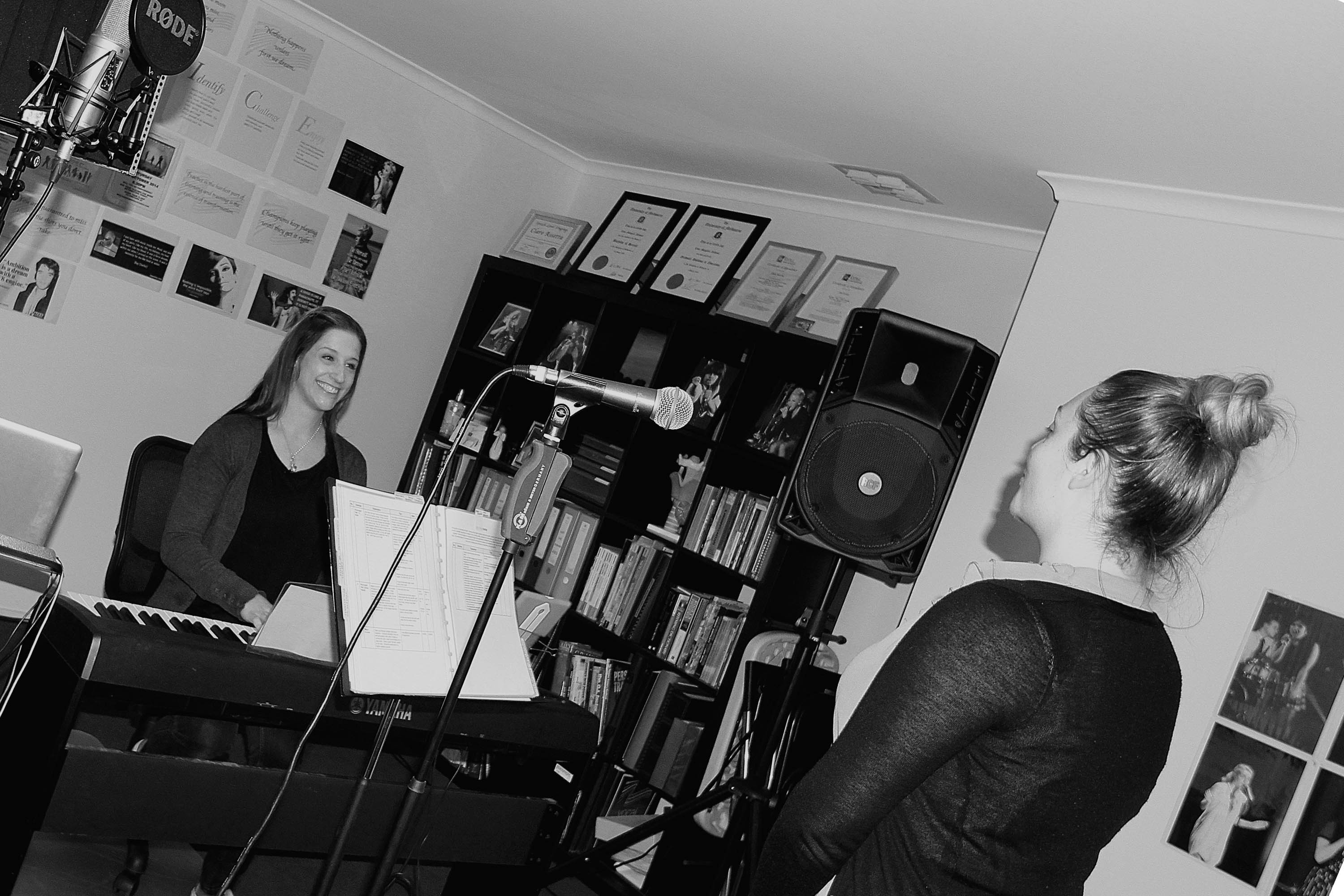 Voice Coaching – Clare Thomas – Professional Vocalist, Performer and Coach
